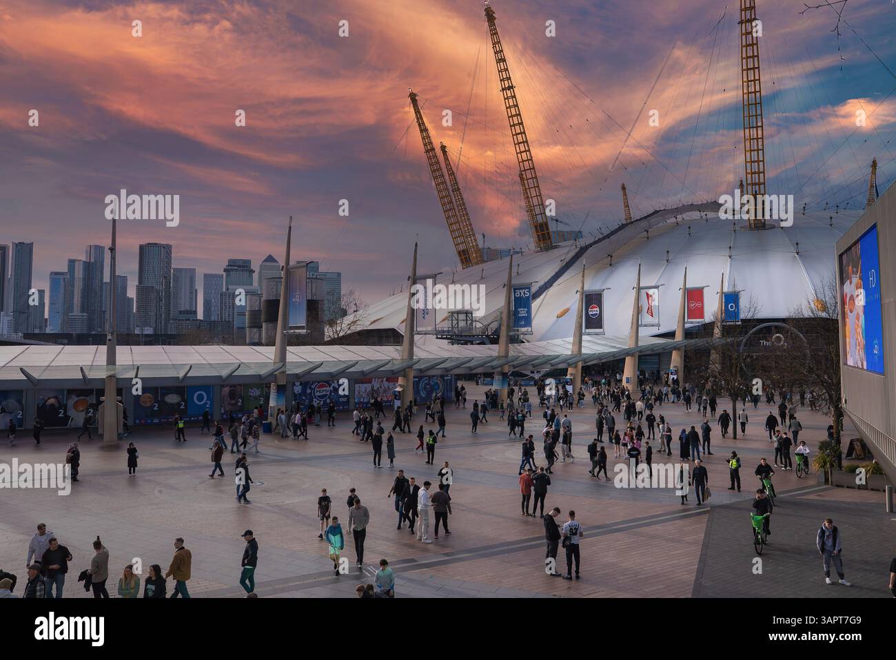 O2 Arena and Canary Wharf Skyline at Sunset in London Stock Photo - Alamy