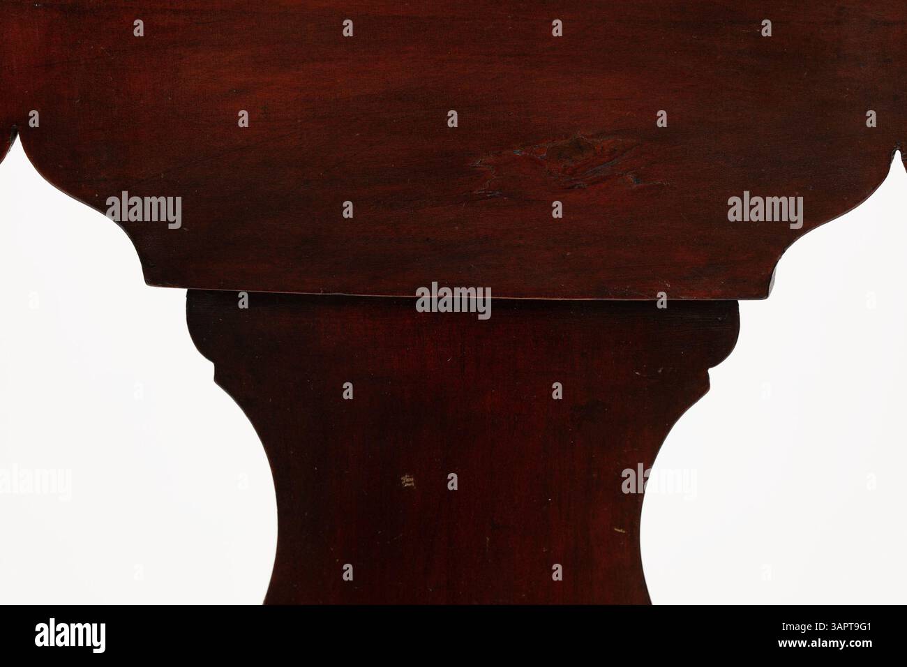 This mahogany Klismos-style chair features a fiddle-shaped back splat ...