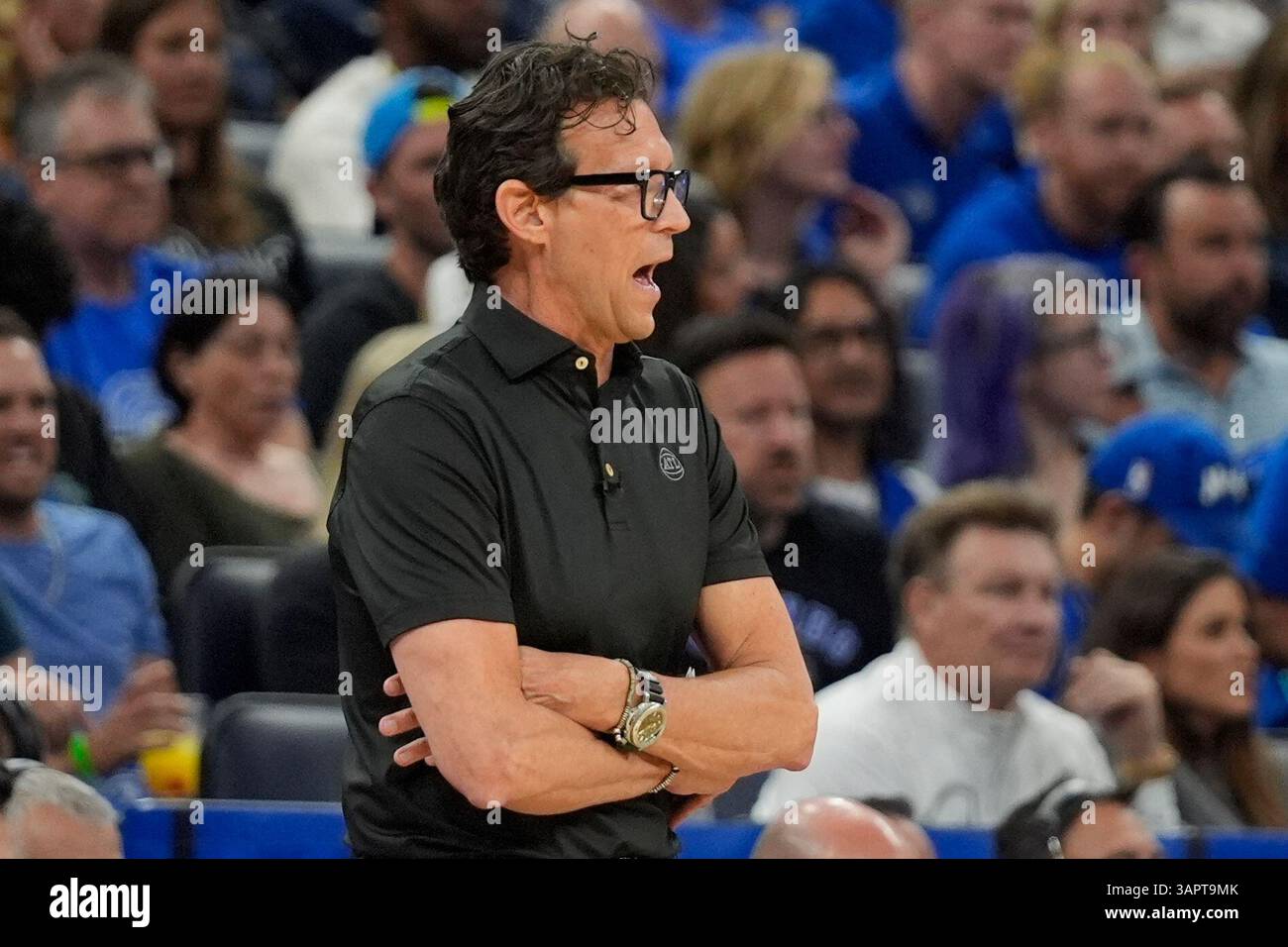 Atlanta Hawks head coach Quinn Snyder shouts to players during the ...