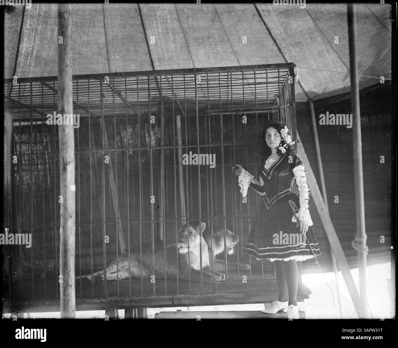 Performing arts figure Black and White Stock Photos & Images - Alamy