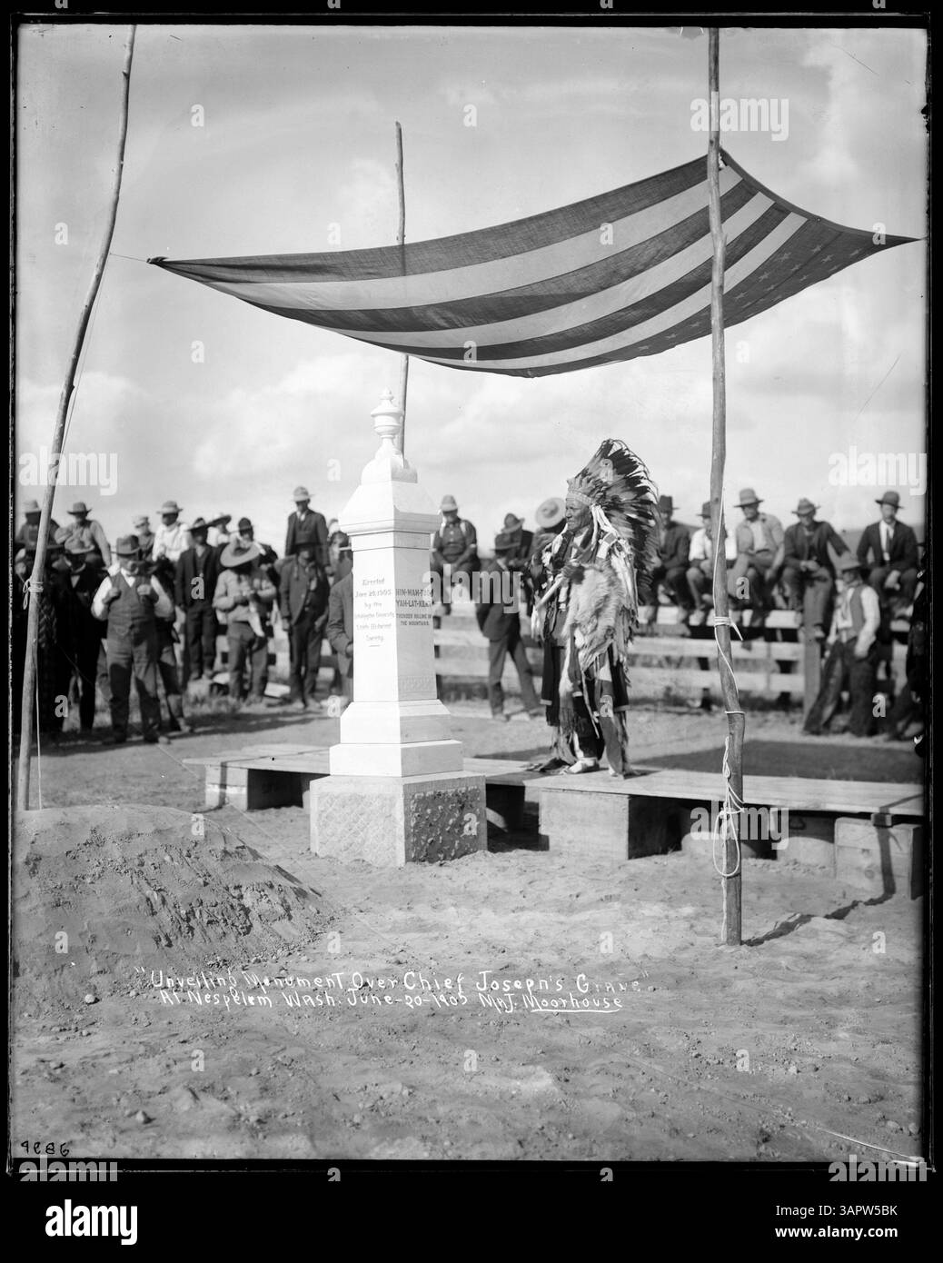 Chief joseph monument Black and White Stock Photos & Images - Alamy