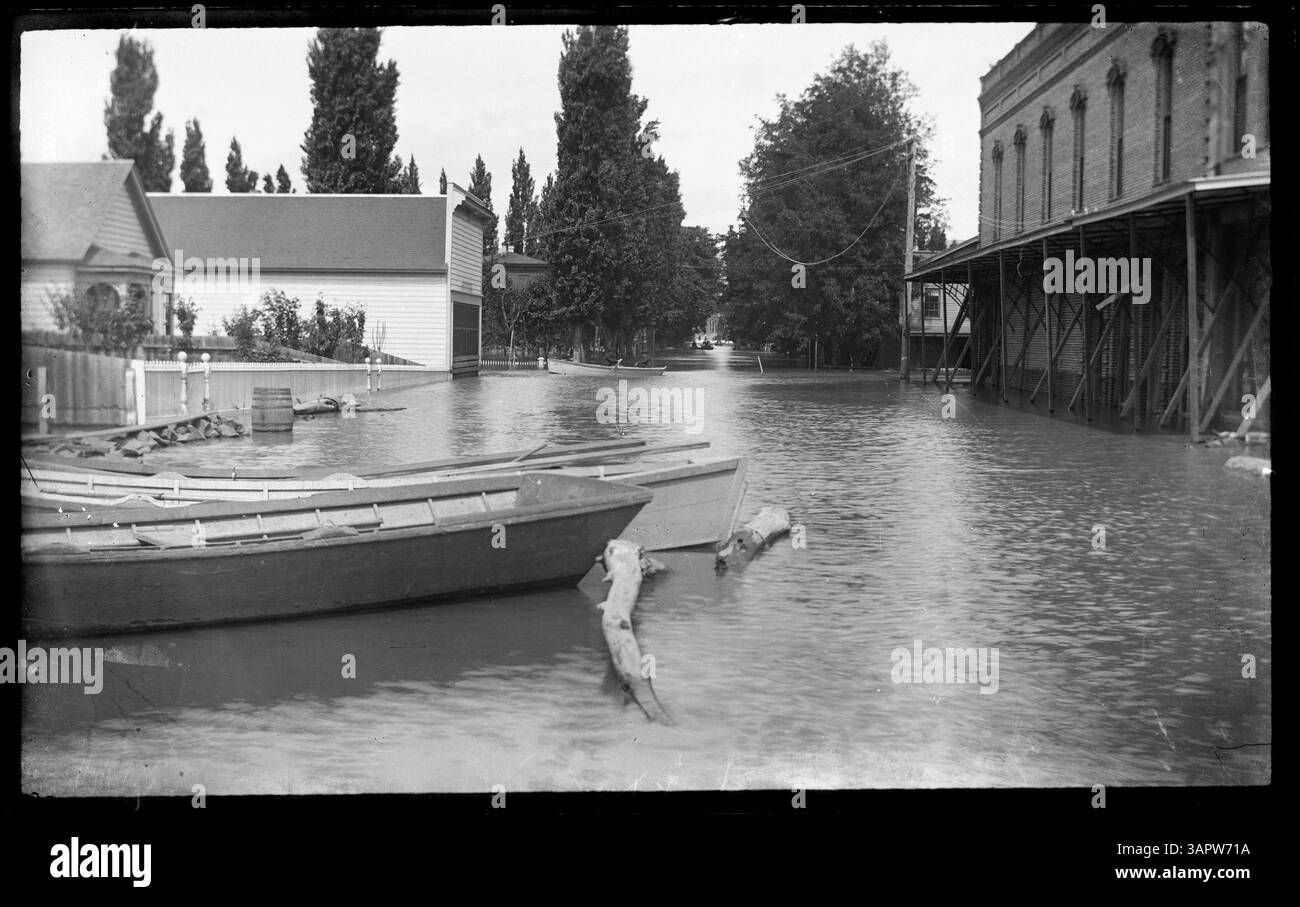 Photograph of the 1894 flood in The Dalles, Oregon, captured by Lee ...