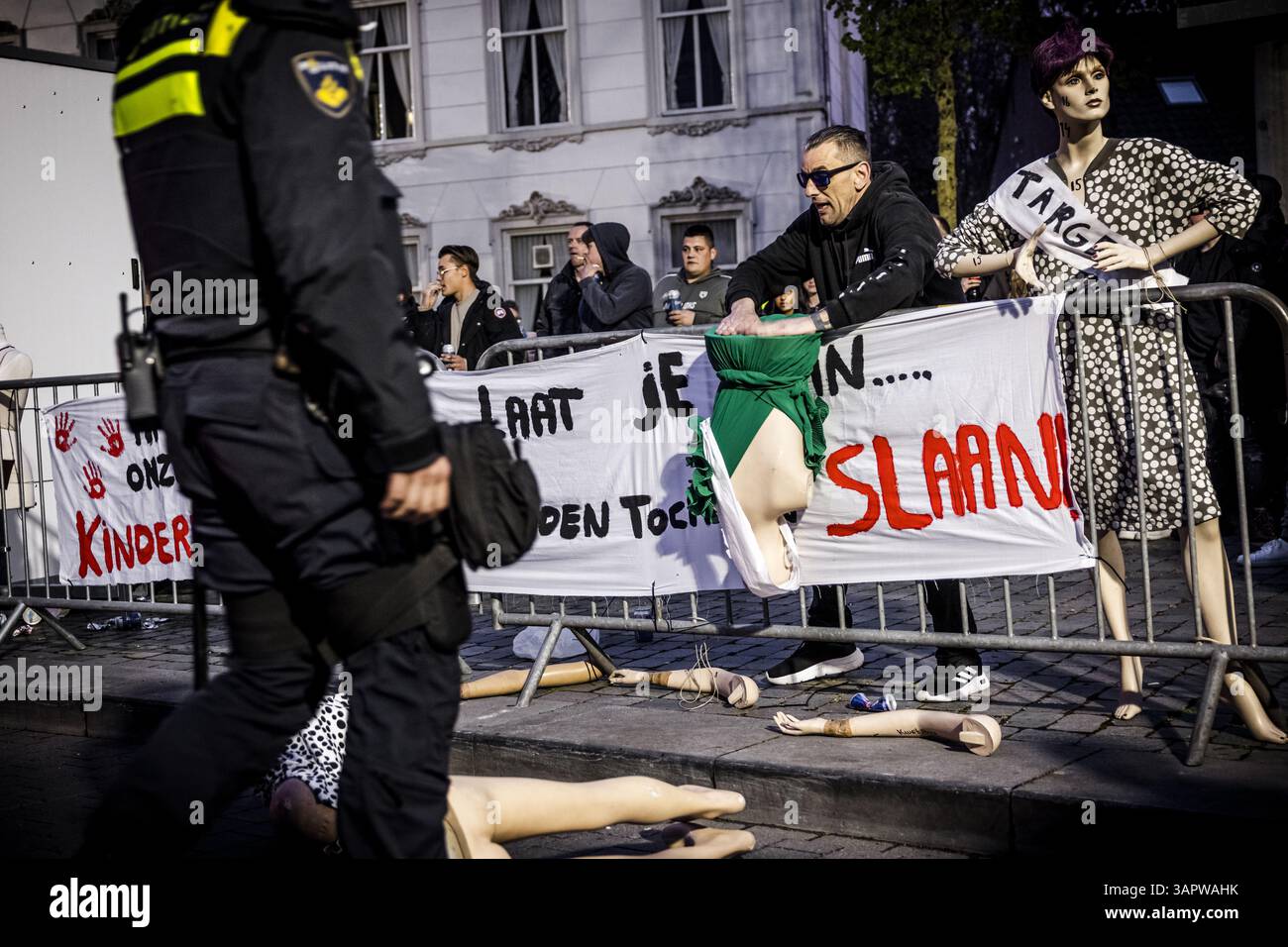 UDEN - A protester during a residents' meeting about a planned azc in ...