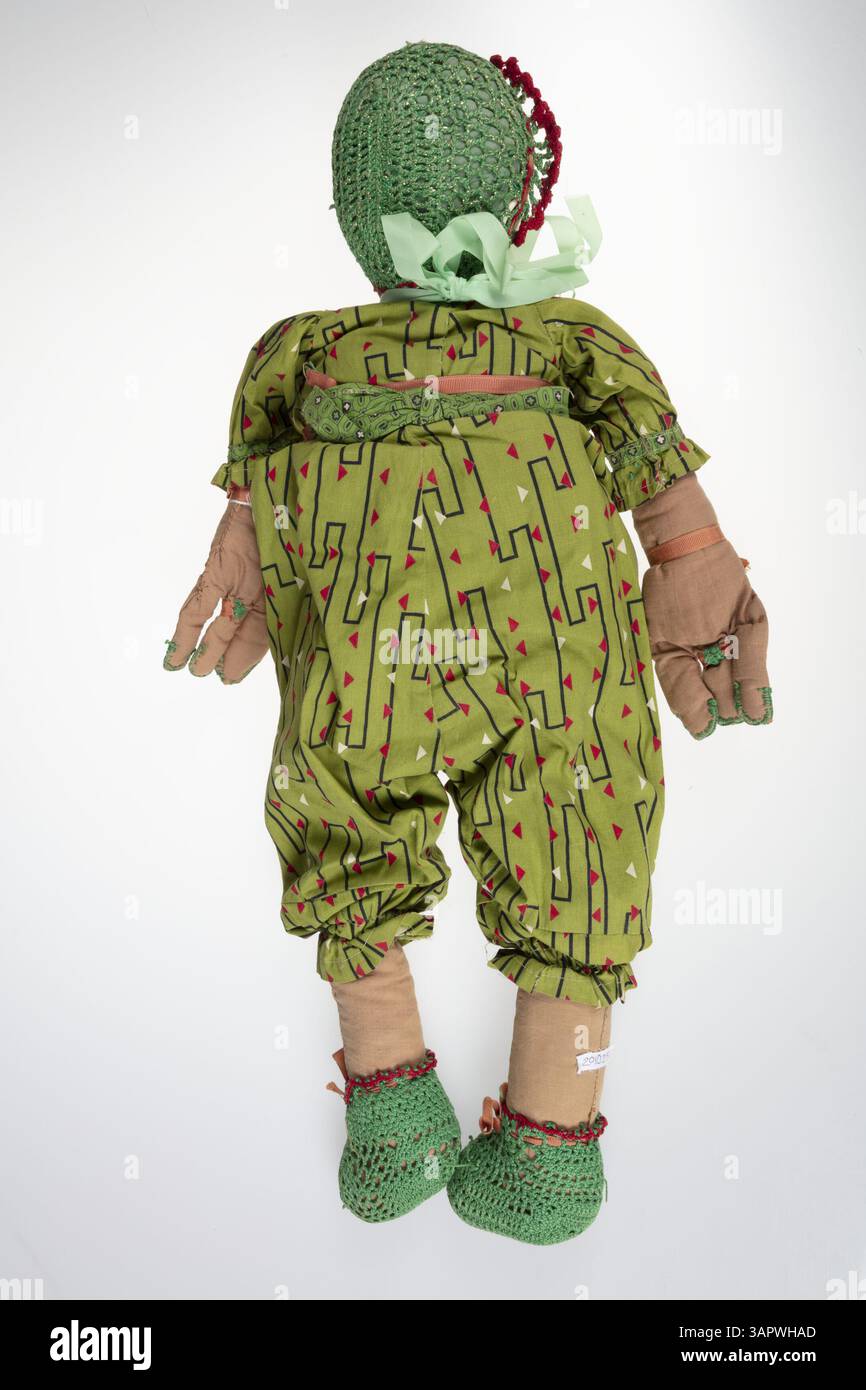 The hand-sewn doll 'Bessie', created by Anora Kelledy Koetting ...