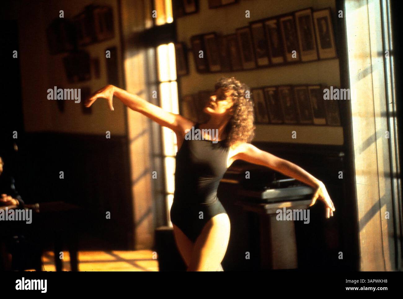 Jan. 1, 2011 - E9563.STILL FROM THE FILM ''FLASHDANCE''.JENNIFER BEALS ...
