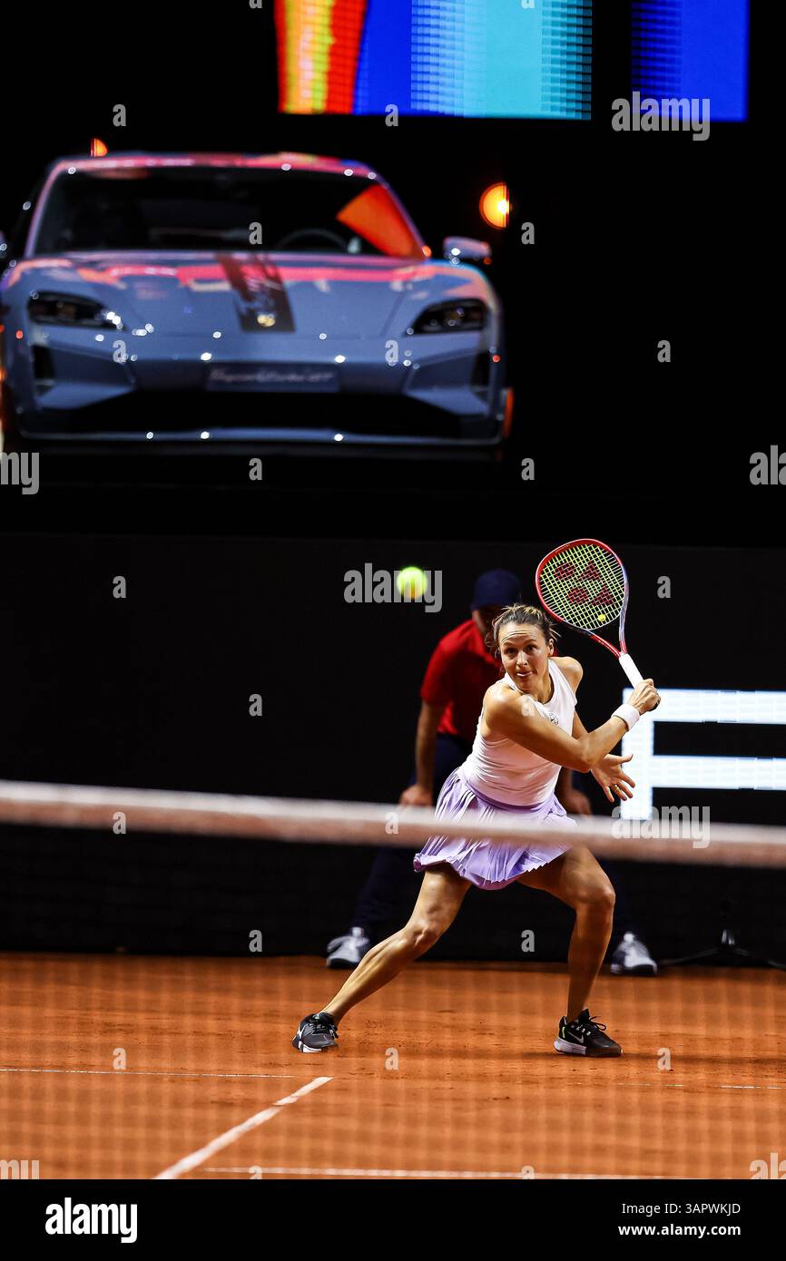 Stuttgart, Deutschland. 16th Apr, 2025. im Bild Tatjana Maria Tatjana Maria GER vs Ella Seidel ...
