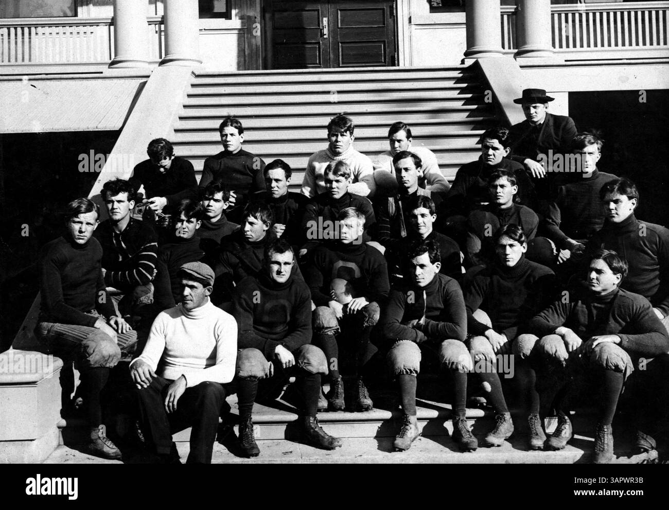 Black and white photograph of the 1906 University of Oregon football ...