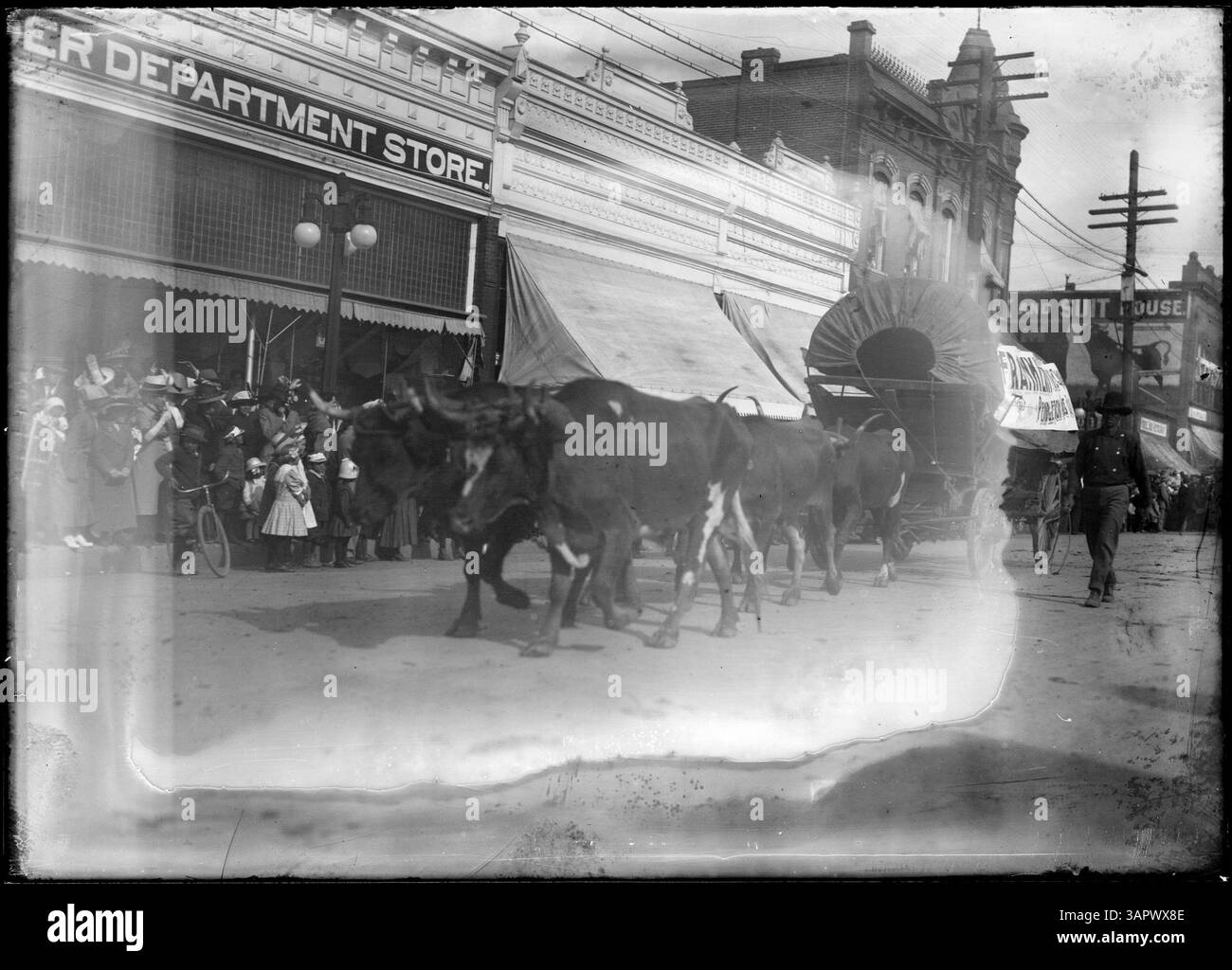 Photo of Elks' Circus parade in Pendleton, Oregon, with a covered wagon ...