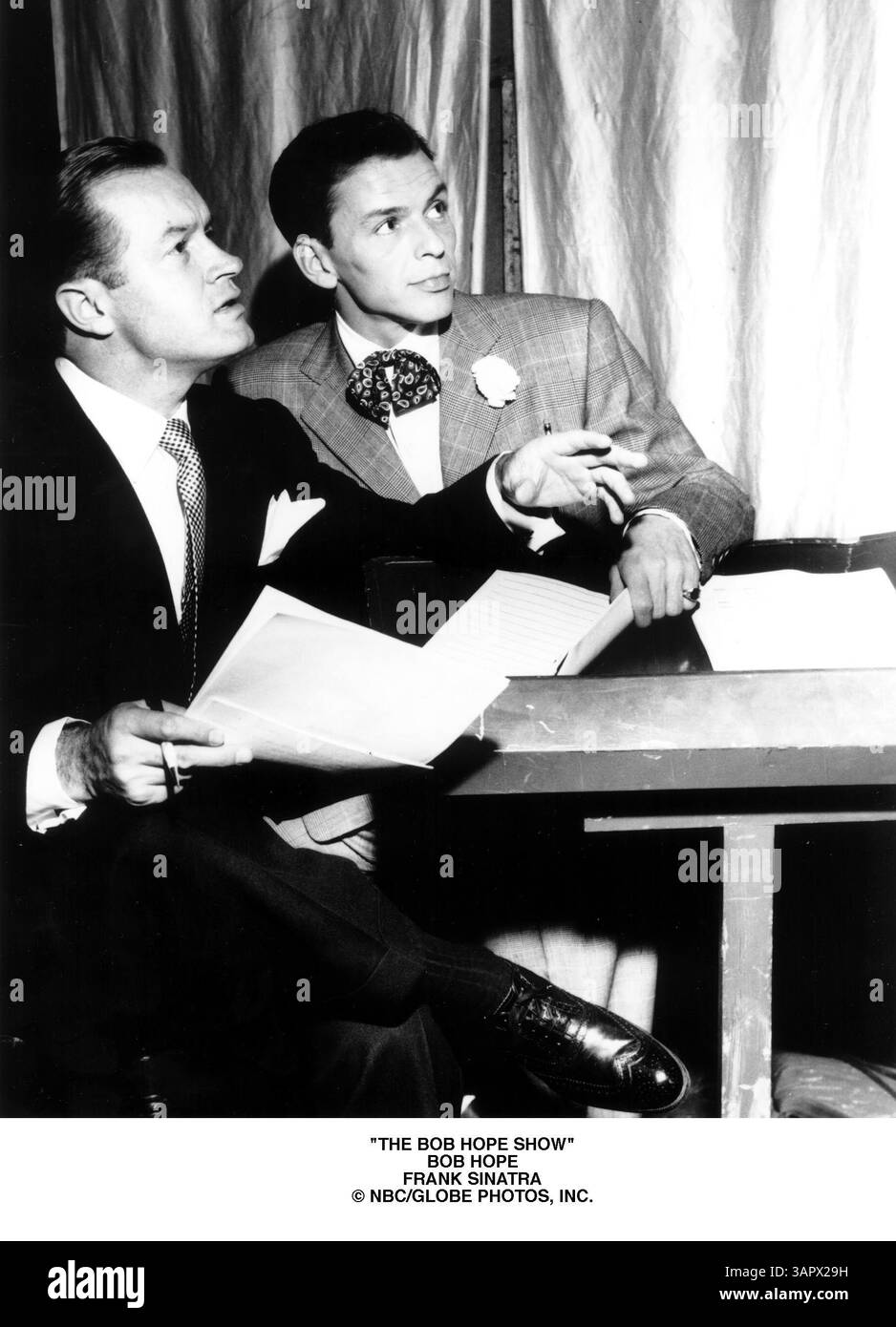 ''THE BOB HOPE SHOW'' on NBC. BOB HOPE and singer FRANK SINATRA (Credit ...