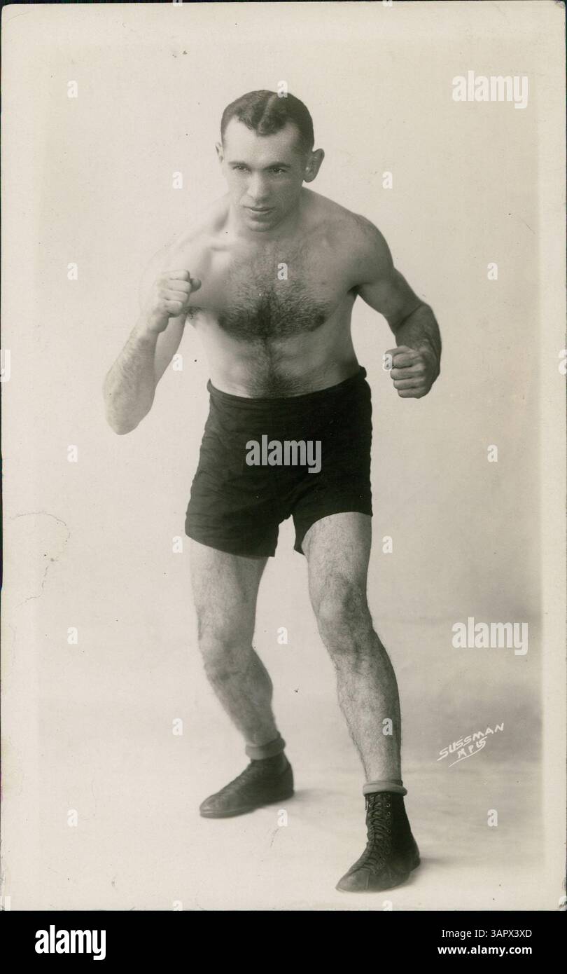 Morrie Green, known as the 'Fighting Medic of the University of ...