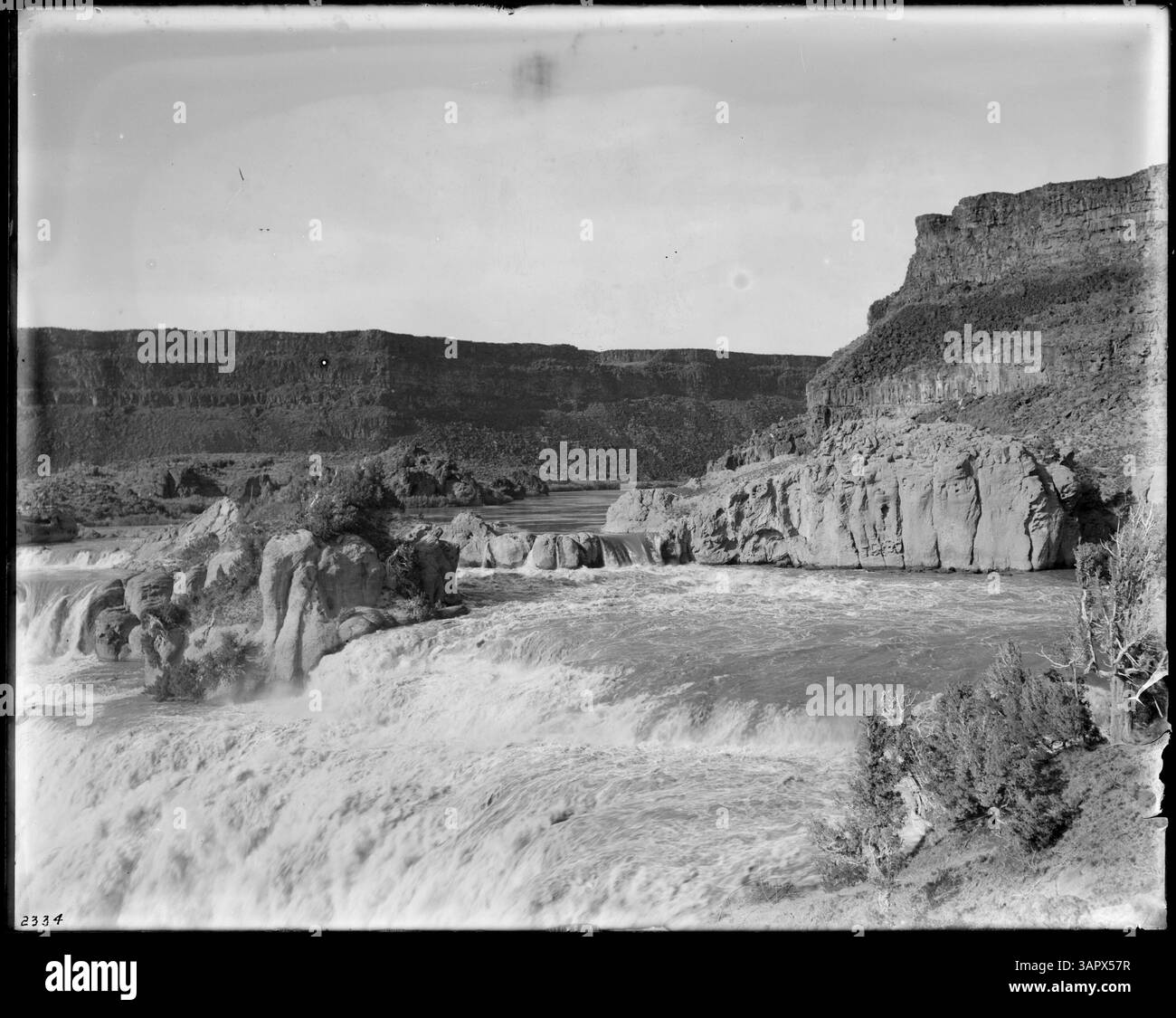 This photograph by Lee Moorhouse depicts the Columbia River at The ...
