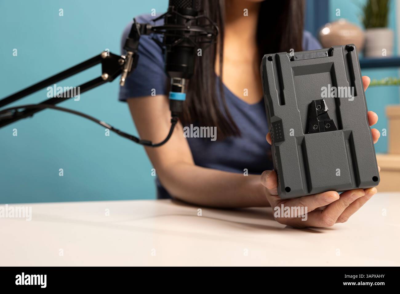 Female asian vlogger speaking camera hi-res stock photography and ...