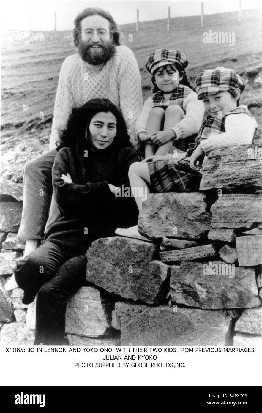 Jan. 1, 2011 - X1065: JOHN LENNON AND YOKO ONO WITH THEIR TWO KIDS FROM ...