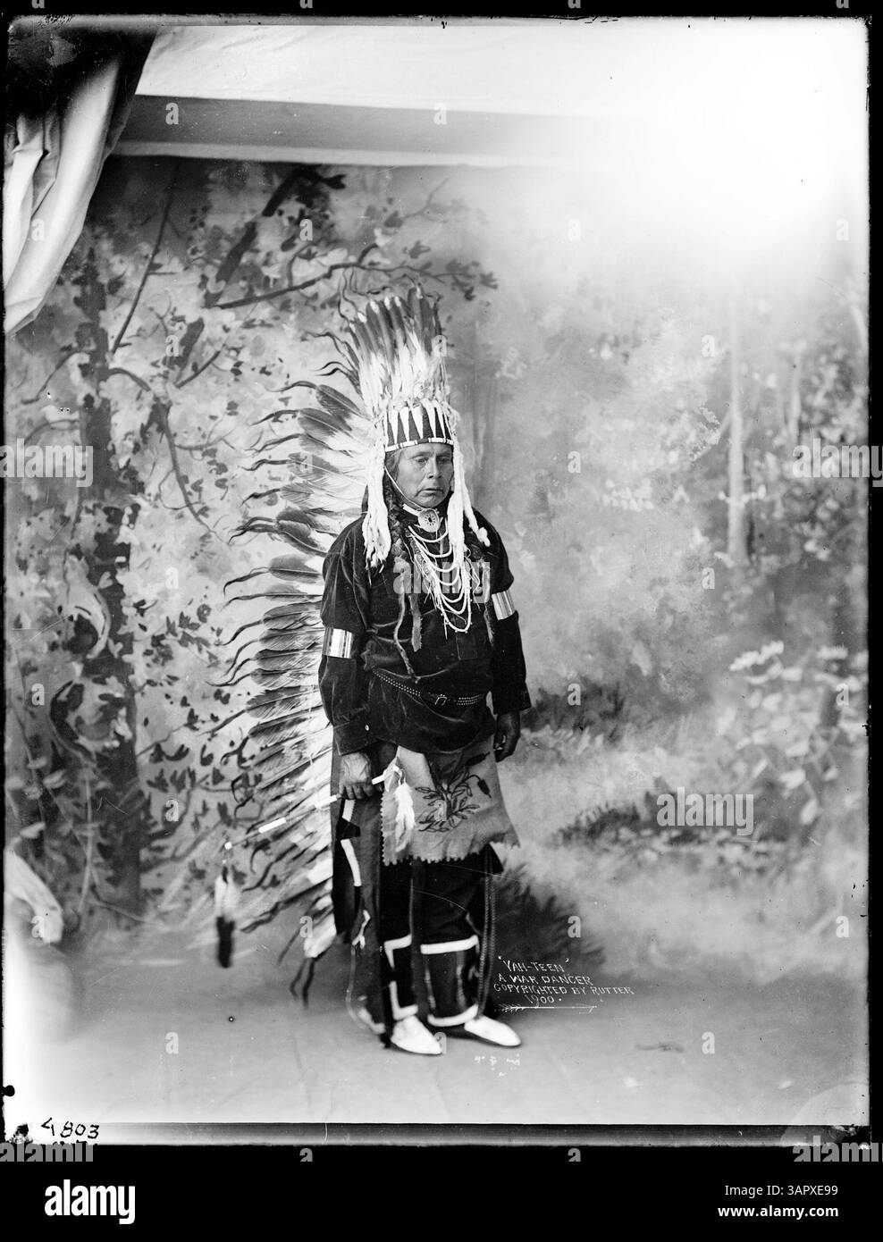 Portrait of Yah-teen, a Yakima Native American, in ceremonial dancing ...
