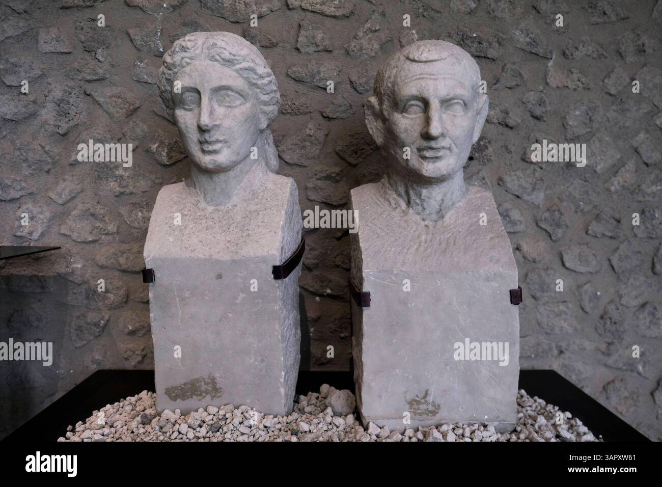 Pompeii ruin, being a woman in ancient pompei Pair of hermes portraits ...
