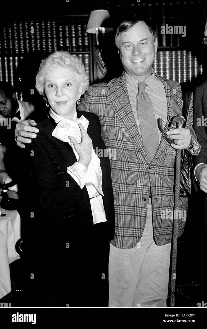 Larry hagman and his mother mary martin Black and White Stock Photos ...