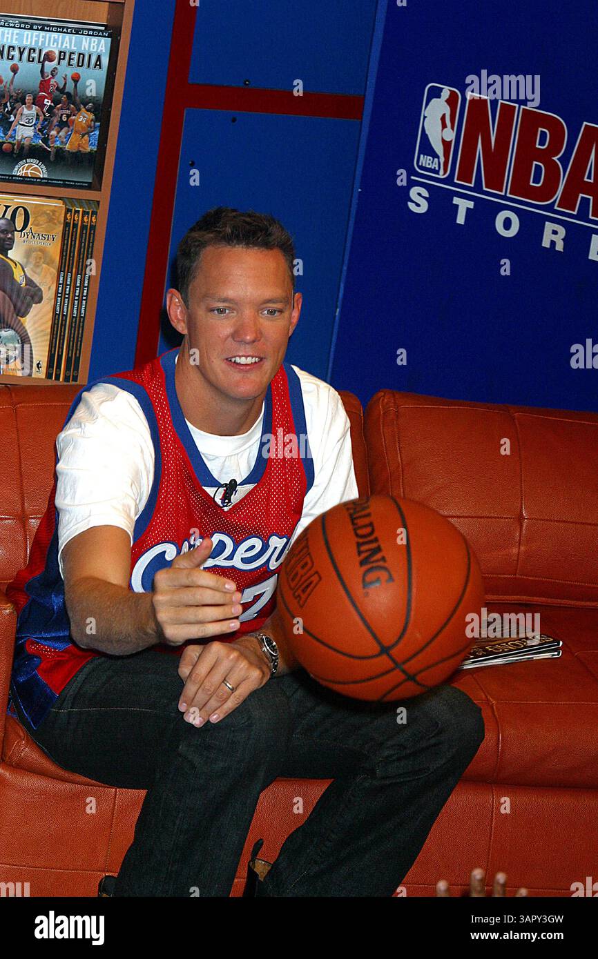 06/11/02 ''READ TO ACHIEVE'' Event at the New York City NBA STORE with ...