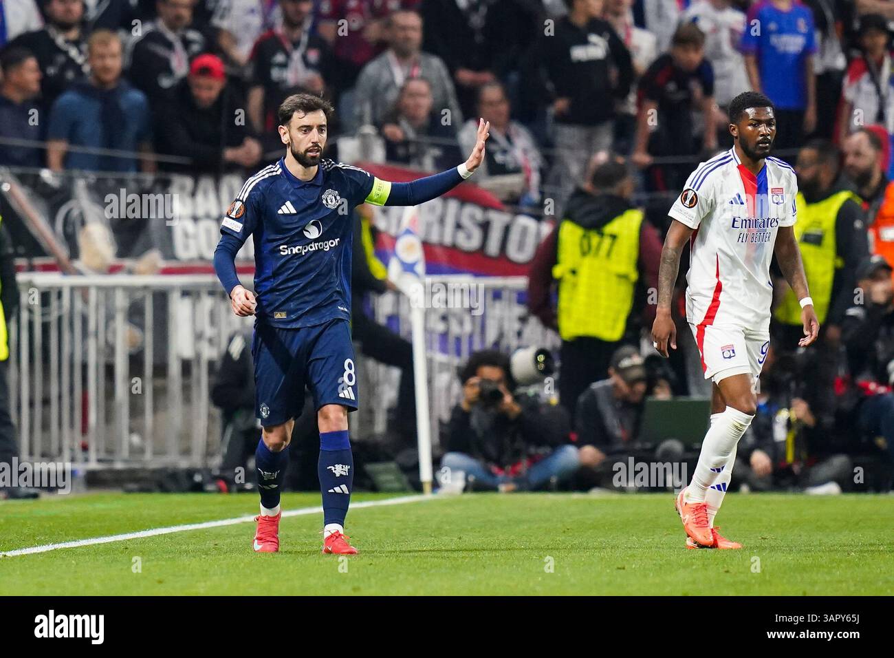 Lyon, France. 10th Apr, 2025. Manchester United midfielder Bruno ...