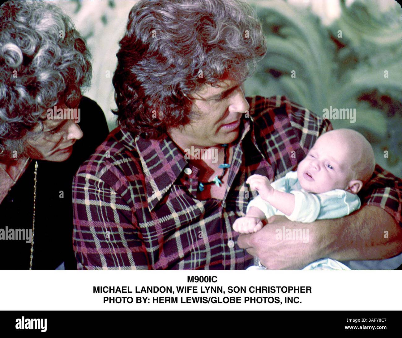 Jan. 1, 2011 - M900IC.MICHAEL LANDON, WIFE LYNN, SON CHRISTOPHER. HERM ...