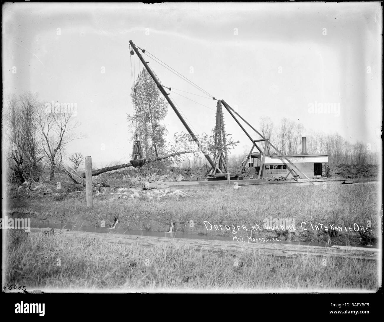 Photograph of Columbia Digger Co. dredger no. 1, operating near ...