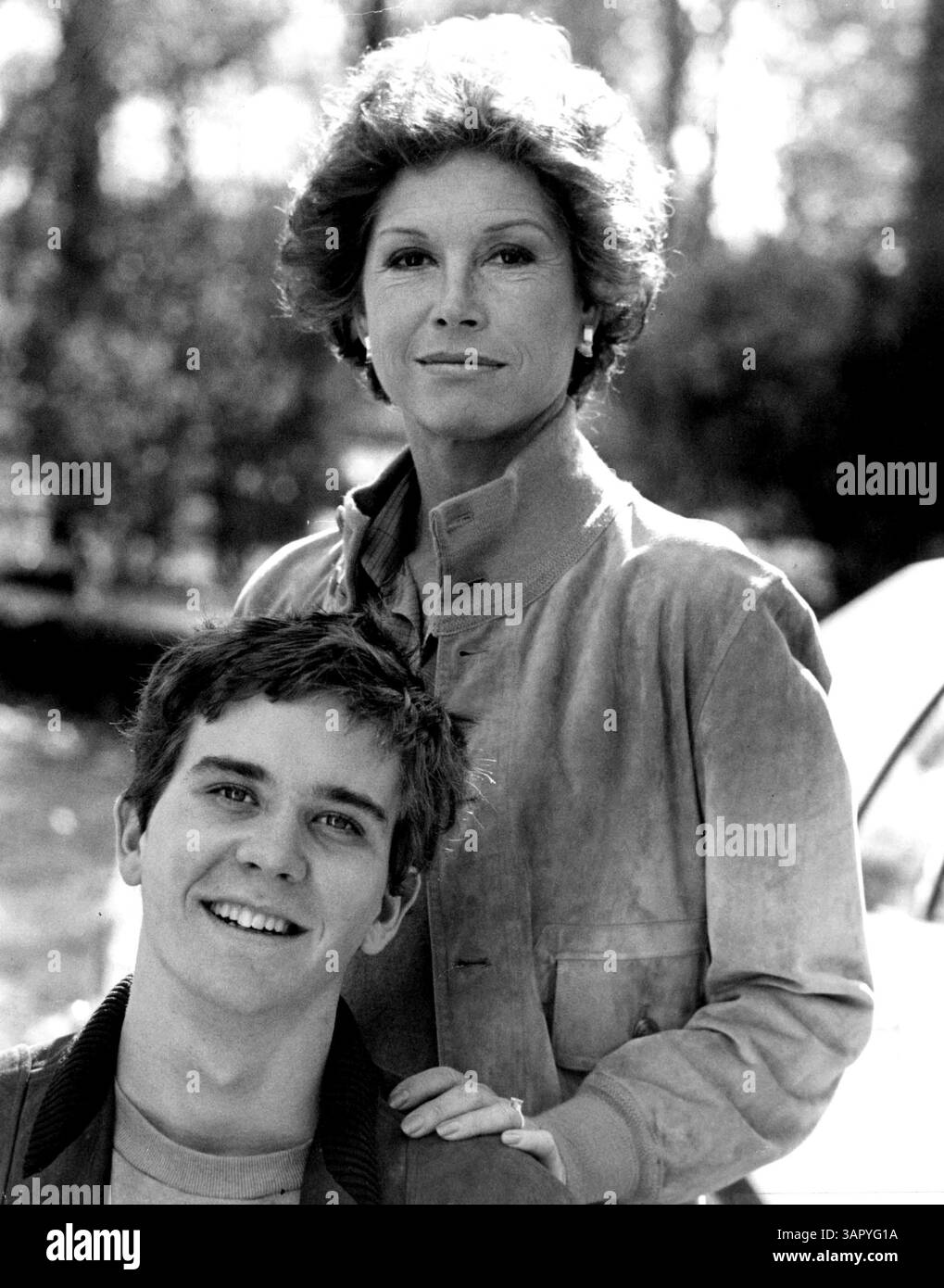 Mary tyler moore ordinary people Black and White Stock Photos & Images ...