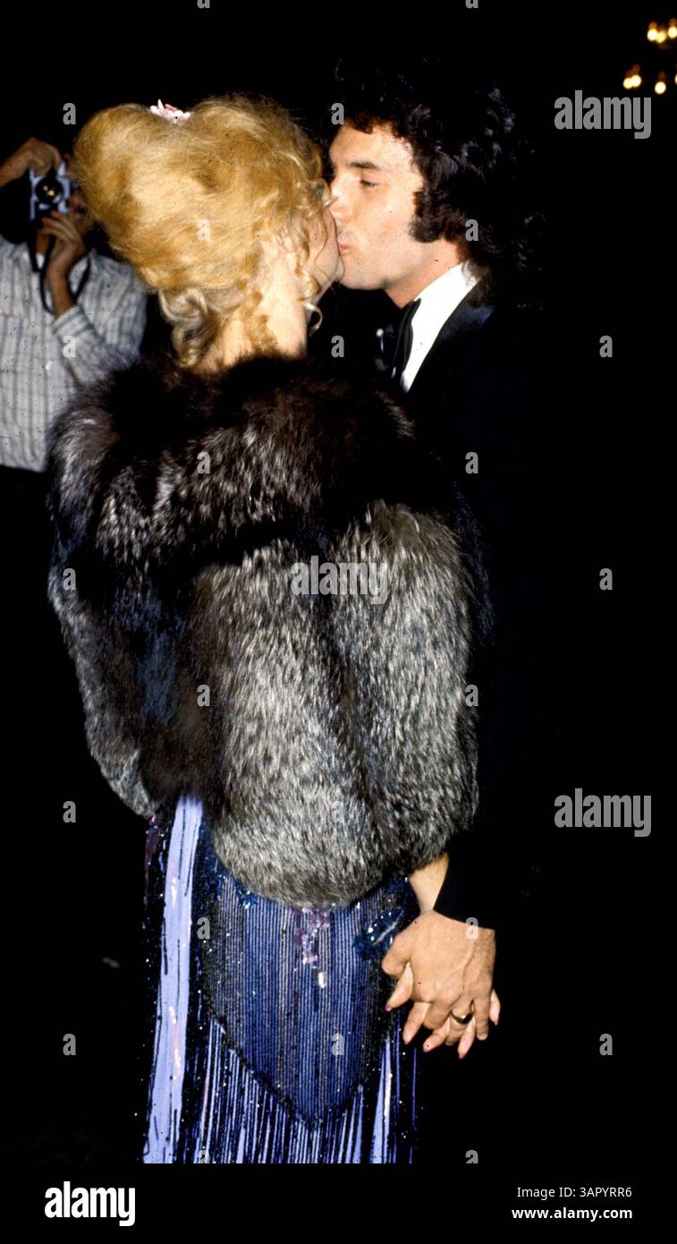 Jan. 1, 2011 - G0817 SD0331.GOLDIE HAWN AND BILL HUDSON AND PREGNANT ...