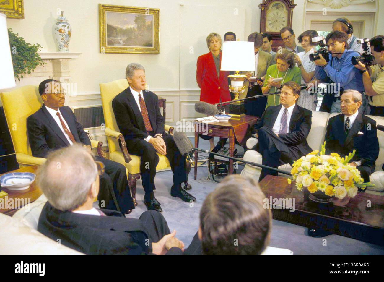Jan. 1, 2011 - BILL CLINTON WITH JEAN ARISTIDE , AL GORE, AND WARREN ...