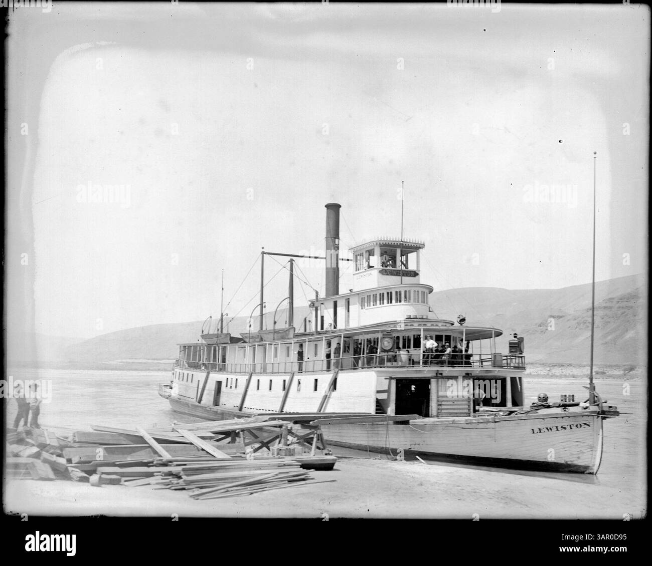 Lee Moorhouse's photograph depicts the steamer 'Lewiston' preparing to ...