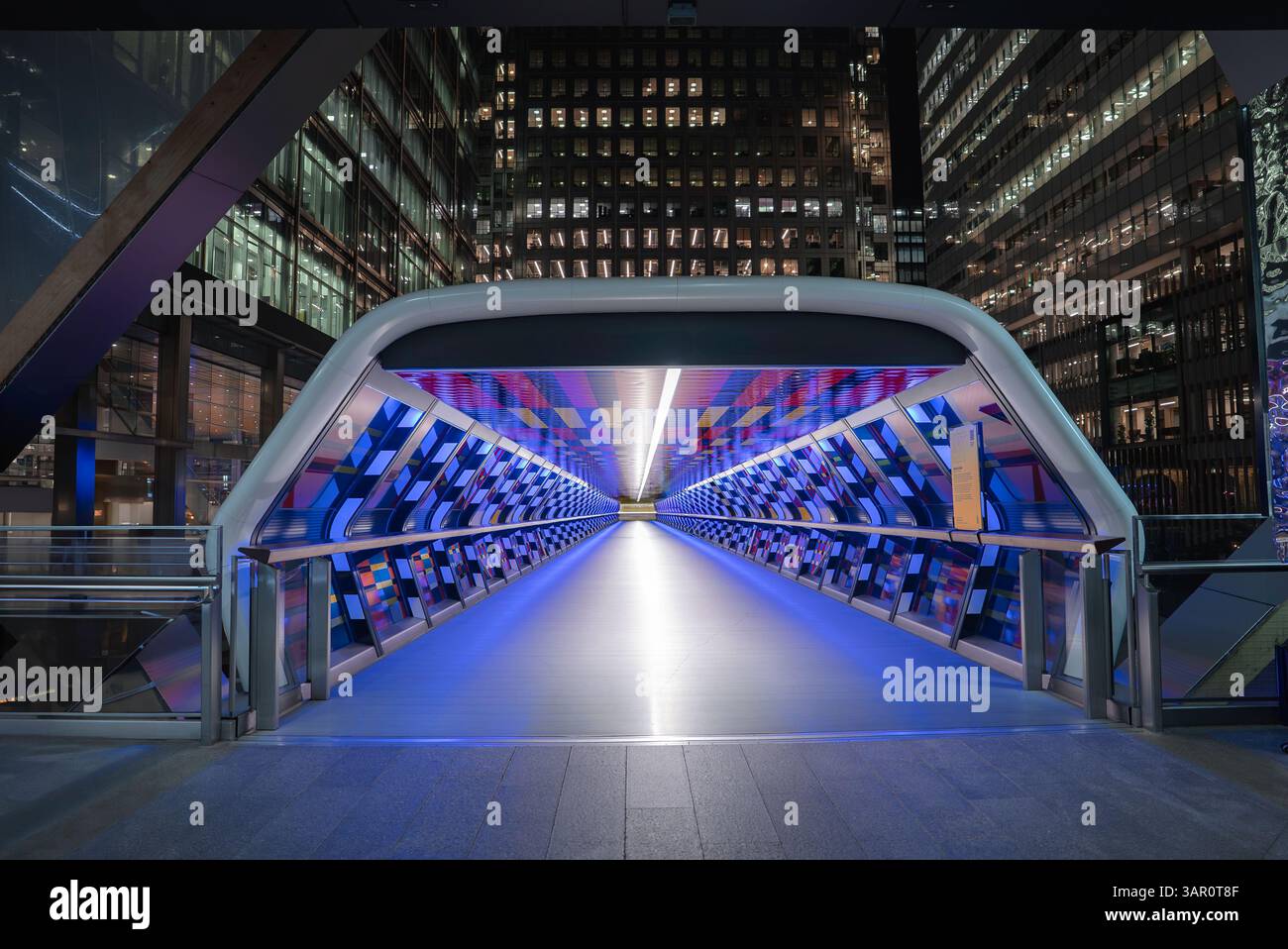 Crossrail Place Bridge in Canary Wharf Illuminated at Night Stock Photo ...
