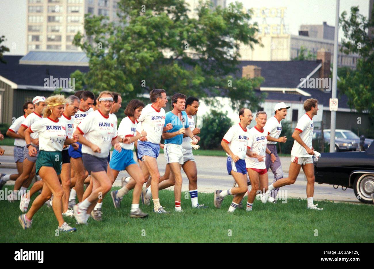 George bush jogging hi-res stock photography and images - Alamy