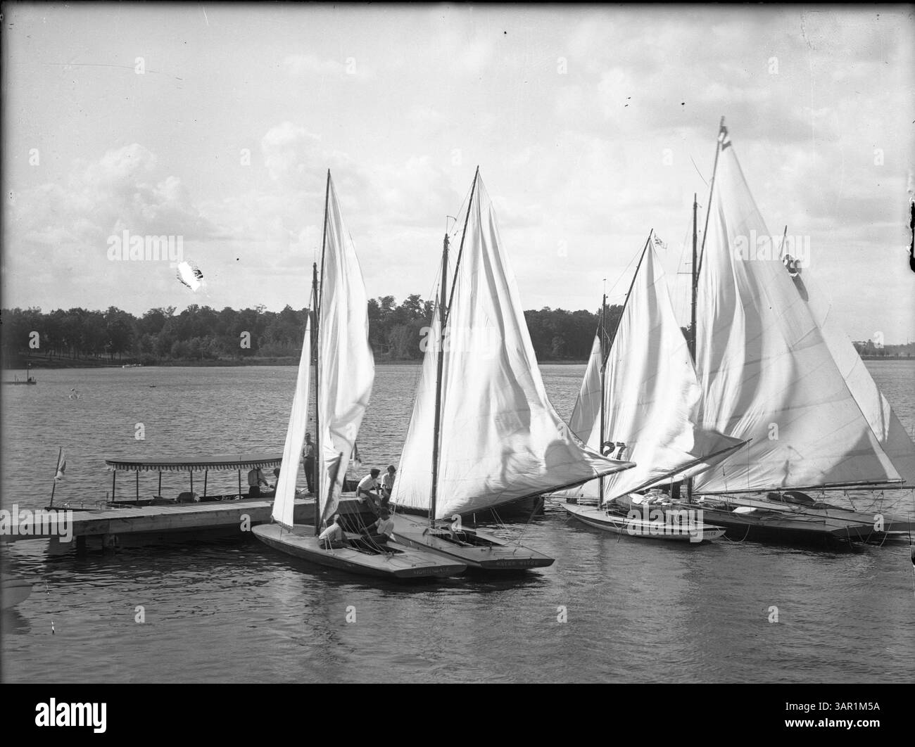 Tonka bay water hi-res stock photography and images - Alamy