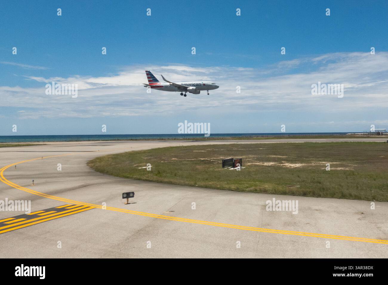 Montego Bay, Jamaica. 16th Apr, 2025. An American Airlines flight lands ...