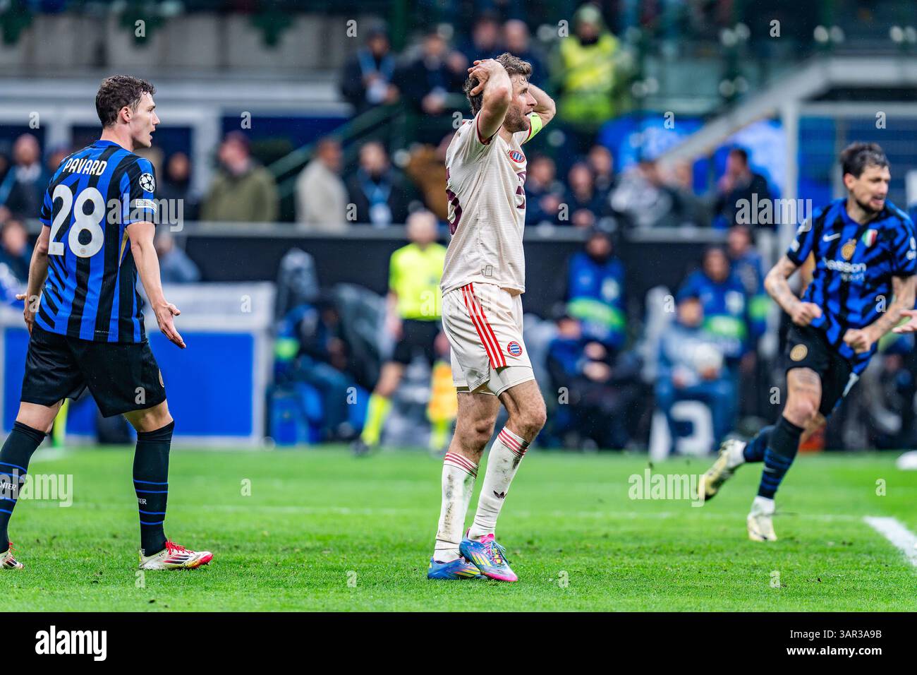 Mailand, Italien. 16th Apr, 2025. 16.04.2025, Inter Mailand vs. FC Bayern München, UEFA ...