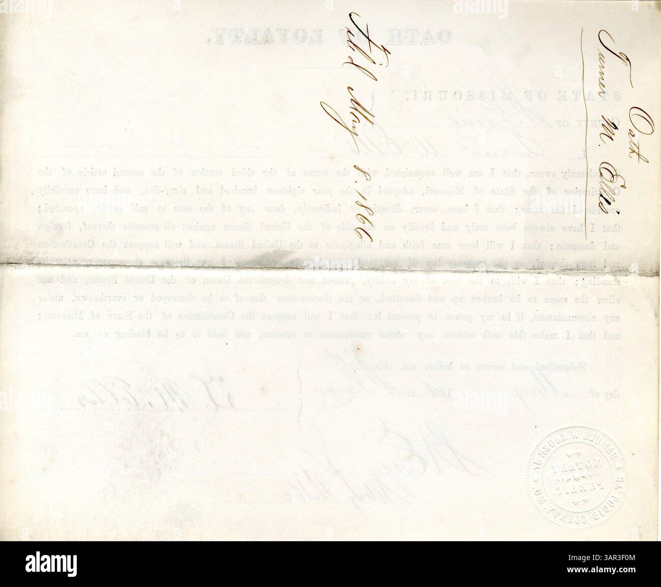 Turner M. Ellis swears an oath of allegiance to the United States ...