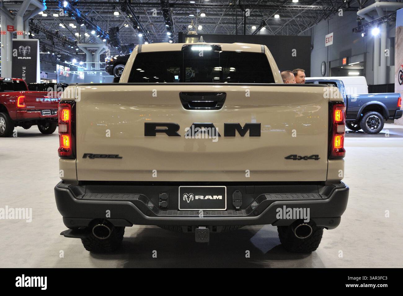Motor trend 2025 truck hi-res stock photography and images - Alamy