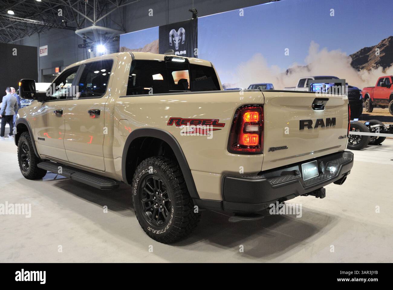 Motor trend 2025 truck hi-res stock photography and images - Alamy