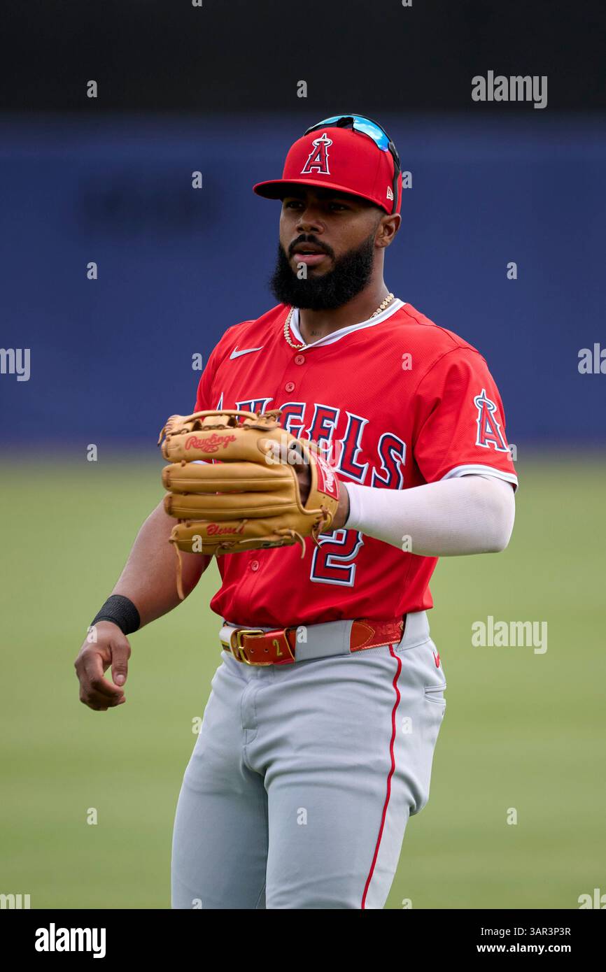 Los Angeles Angels third baseman Luis Rengifo (2) during warmups before ...