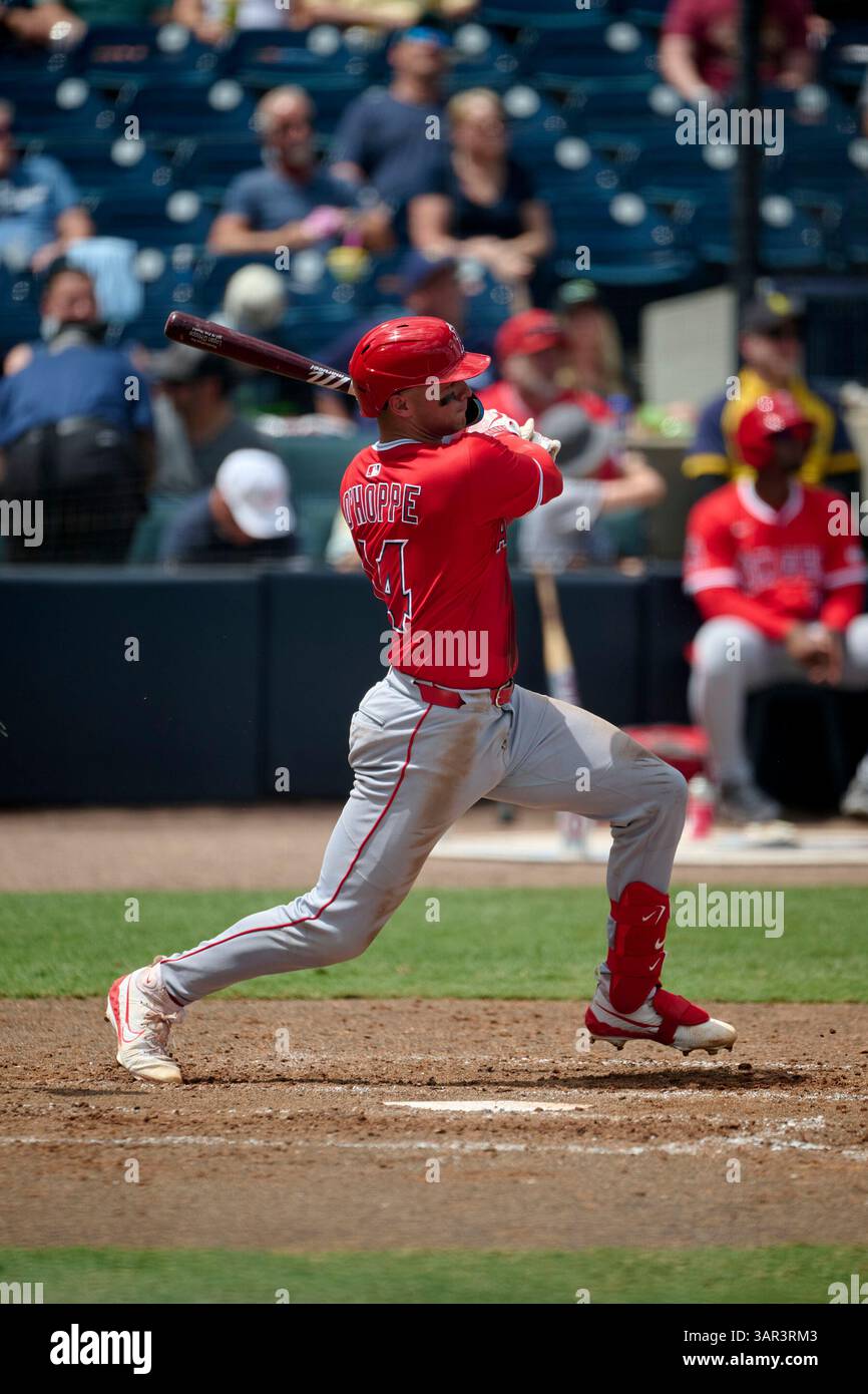 Los Angeles Angels Logan O'Hoppe (14) hits a single in the top of the ...