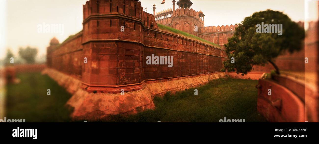 Garden red fort delhi hi-res stock photography and images - Alamy