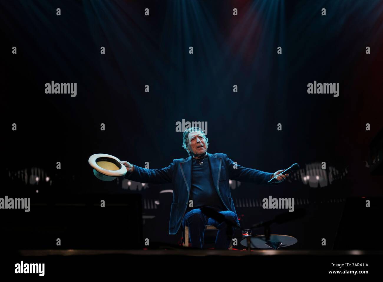 Spanish singer Joaquin Sabina performs in concert in Buenos Aires ...