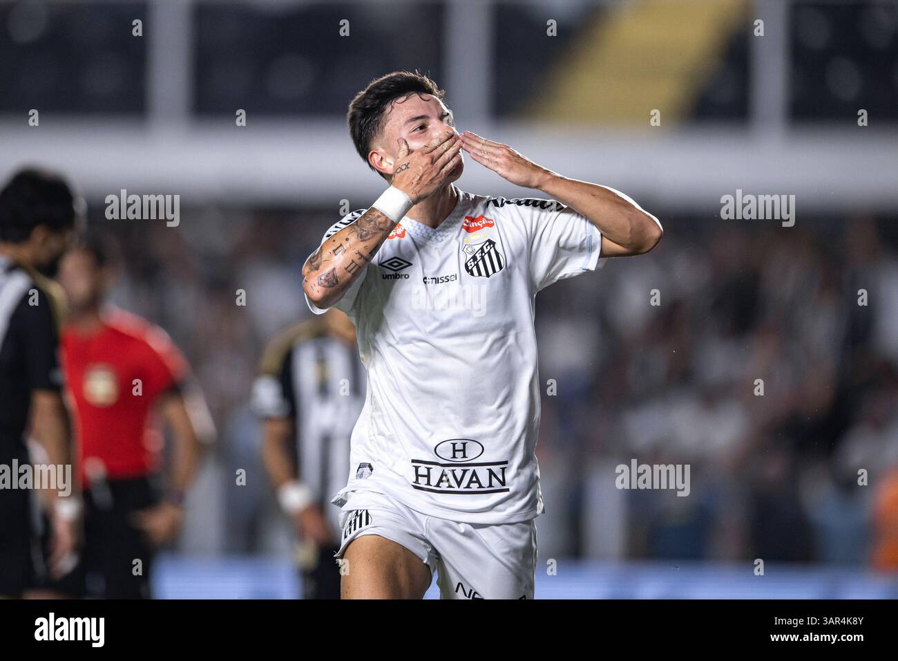 Santos, Brazil. 16th Apr, 2025. SP - SANTOS - 04/16/2025 - BRAZILIAN A 2025, SANTOS x ATLETICO ...