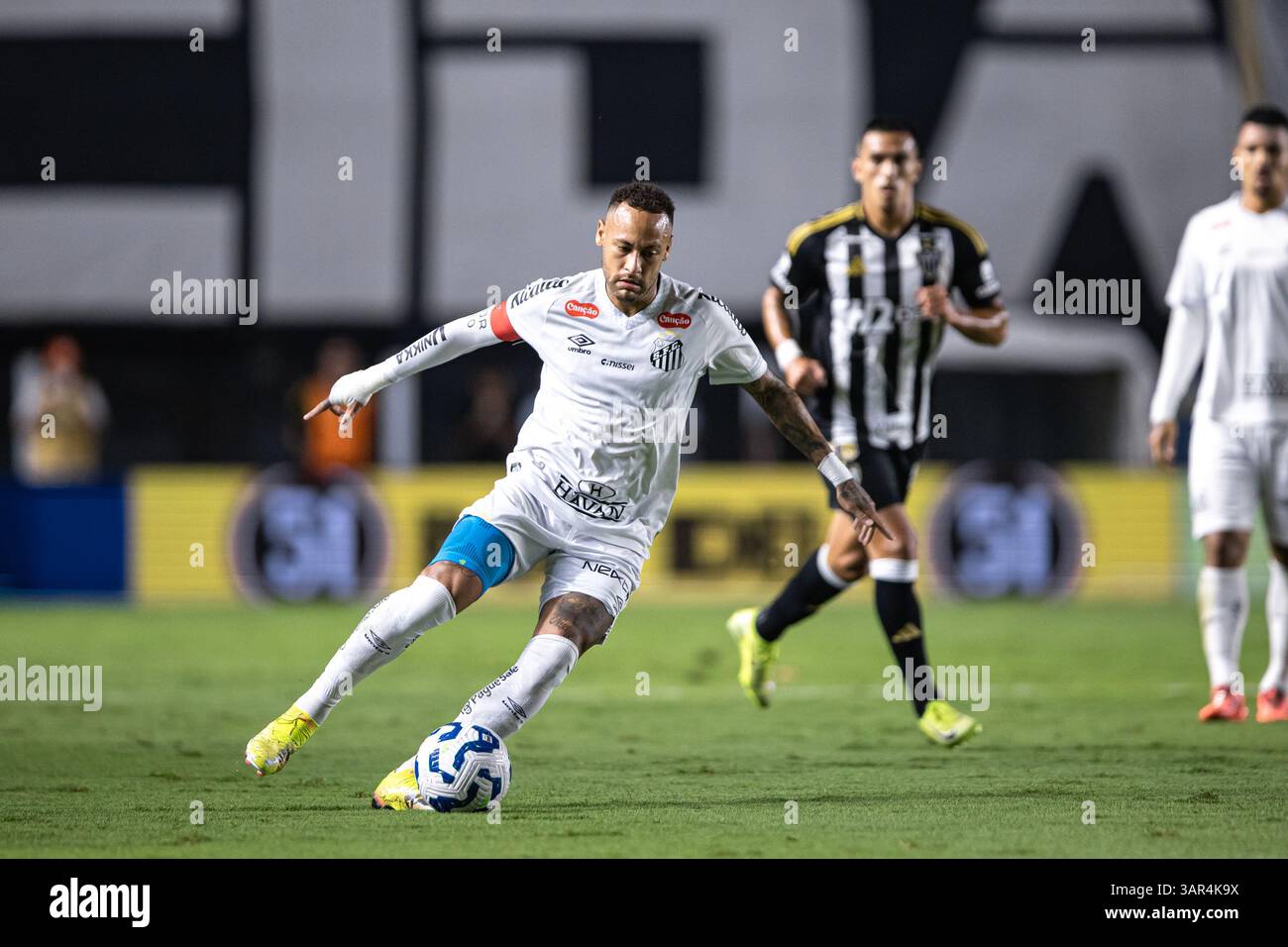 Santos, Brazil. 16th Apr, 2025. SP - SANTOS - 04/16/2025 - BRAZILIAN A 2025, SANTOS x ATLETICO ...