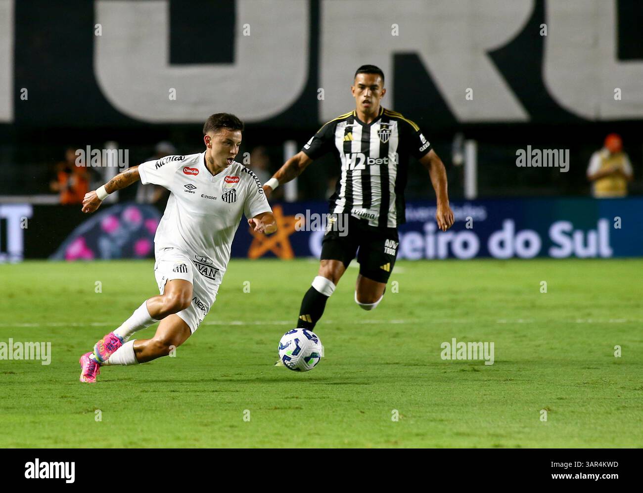 Santos, Brazil. 16th Apr, 2025. SP - SANTOS - 04/16/2025 - BRAZILIAN A 2025, SANTOS x ATLETICO ...