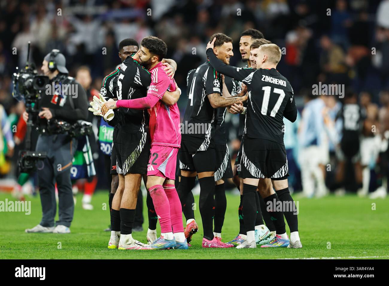 Madrid, Spain. 16th Apr, 2025. Arsenal team group (Arsenal) Football ...