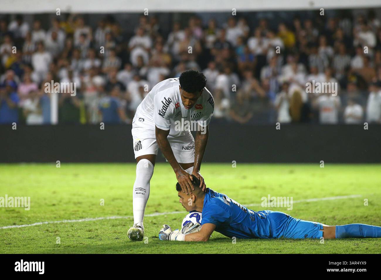 SP - SANTOS - 04/16/2025 - BRAZILIAN A 2025, SANTOS x ATLETICO-MG - [Gil and Gabriel Brazao ...