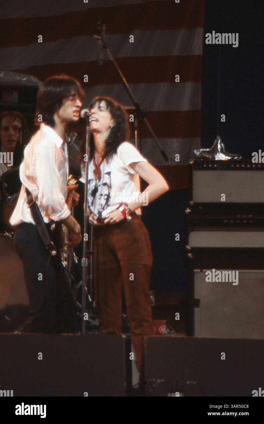 Lenny Kaye and Patti Smith of the Patti Smith Group, Wollman Rink ...