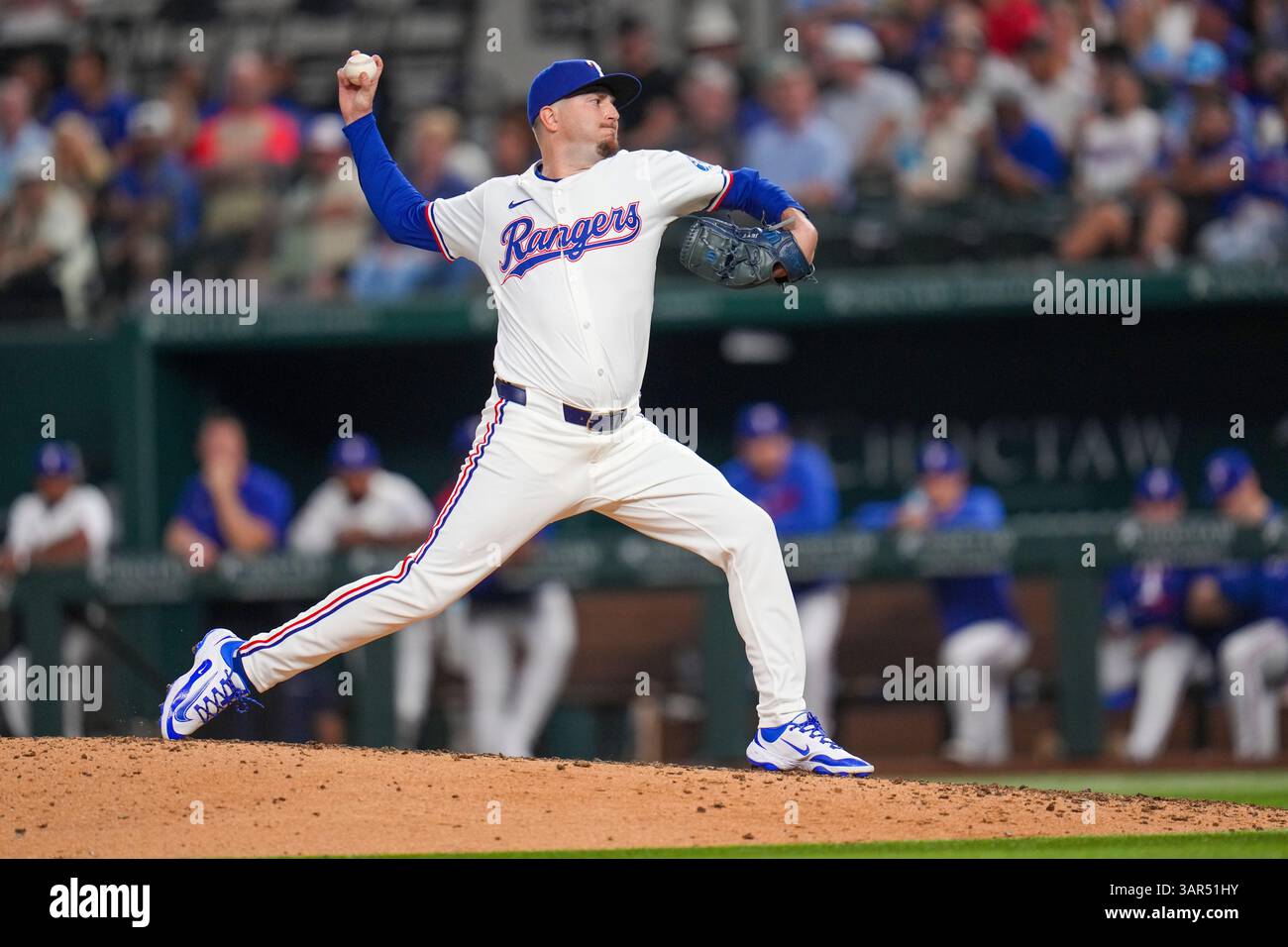 Texas Rangers pitcher Luke Jackson throws a pitch to the Los Angeles ...