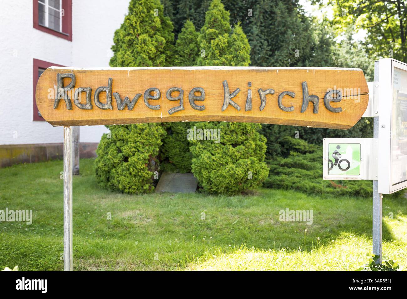 Sign cycle path church hi-res stock photography and images - Alamy