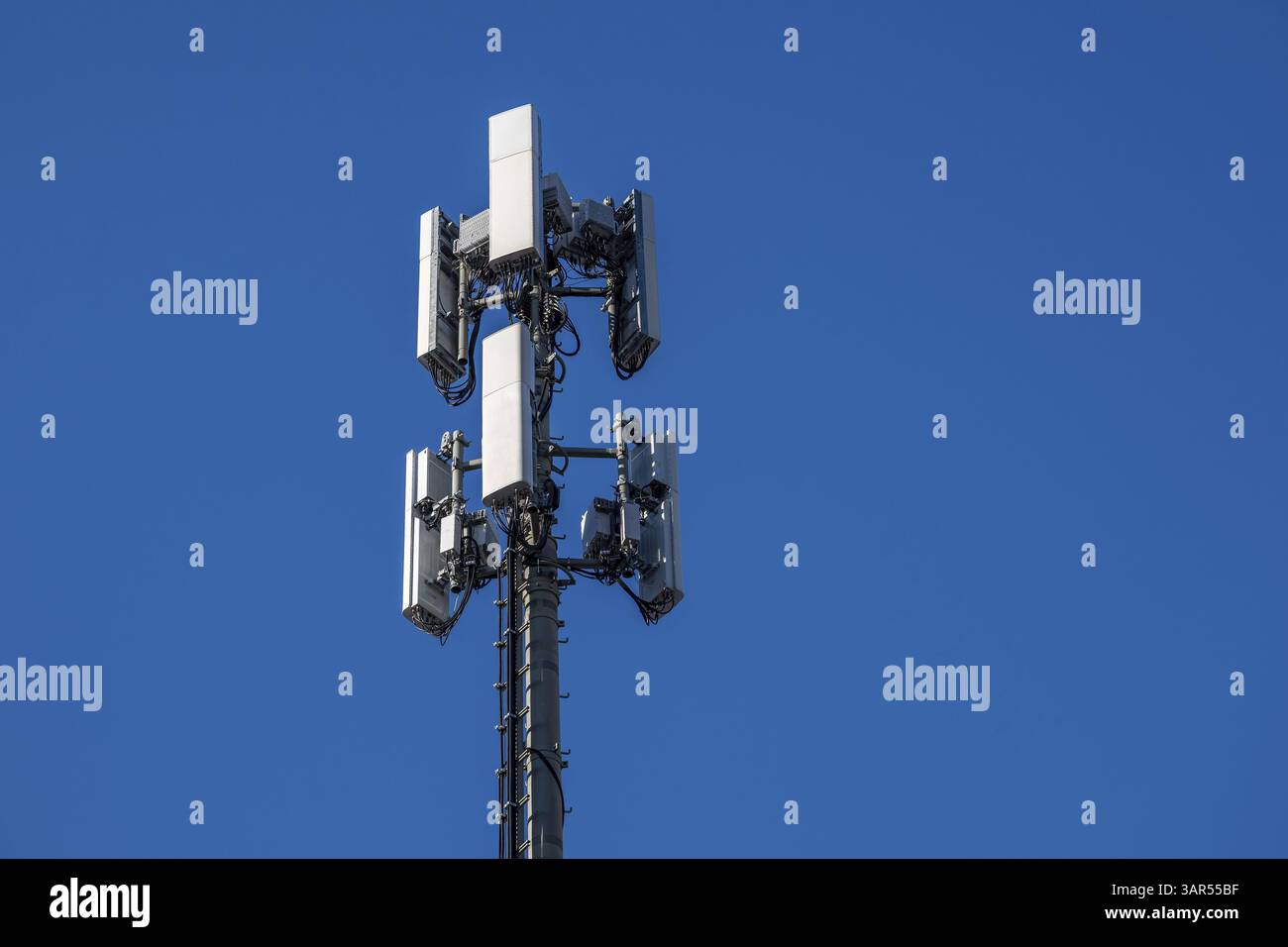 5G mobile phone system Stock Photo - Alamy