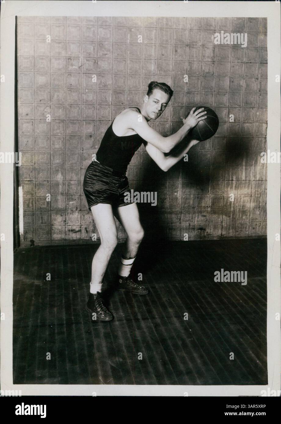 Fred Hovde is noted as a player on the University of Minnesota Gopher ...